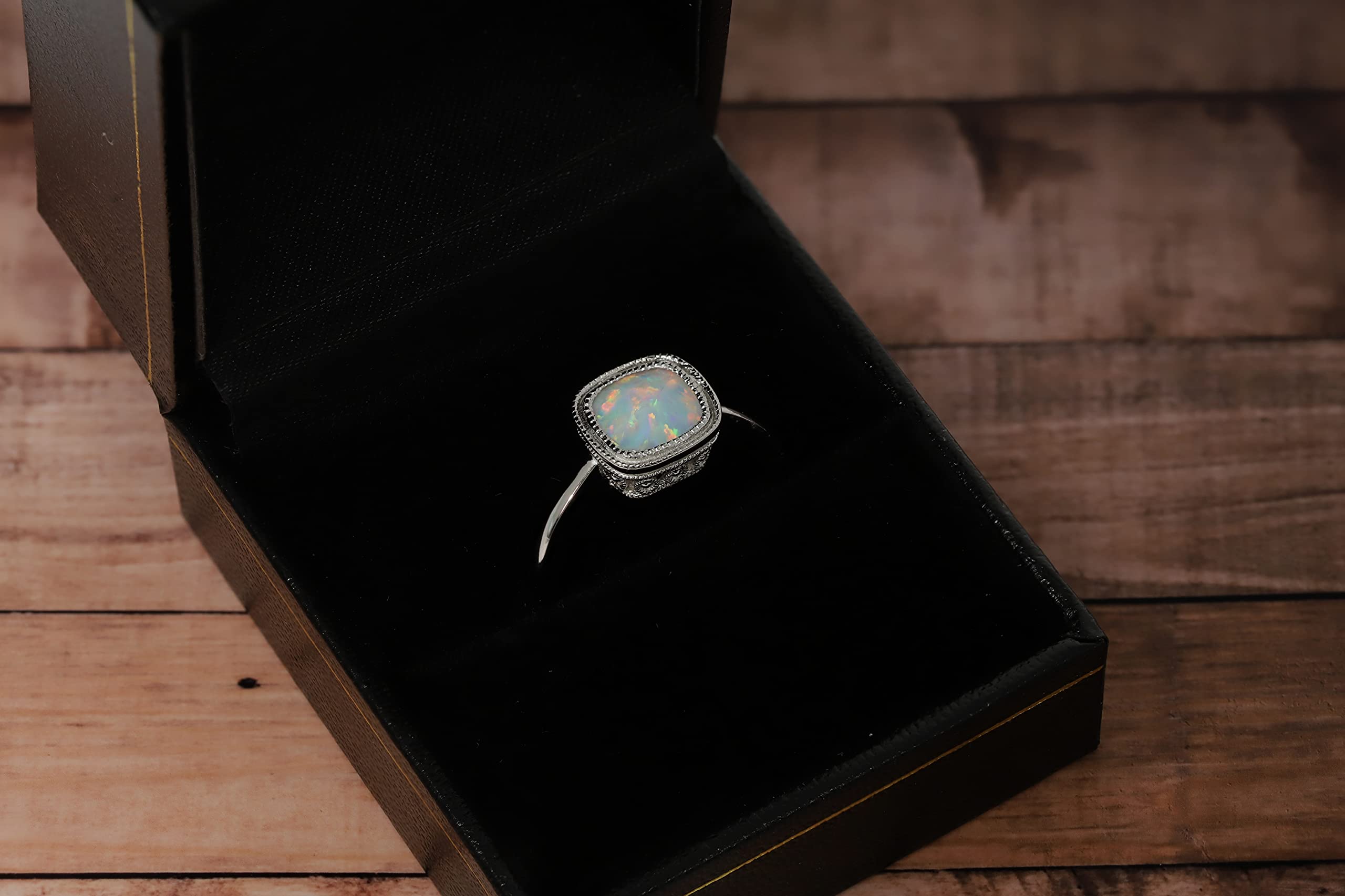 ORO LEONI 925 Sterling Silver Lab Created Opal 7mm Cushion Ring, Size 7