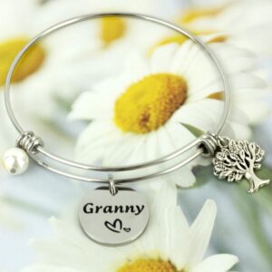 HUTIMY Gifts for Granny Bracelet Granny Mothers Day Gifts Granny Charm Jewelry Granny Bracelets