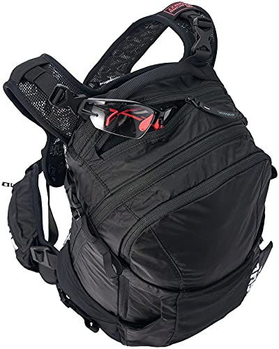 USWE 25l Backpack, Carbon Black, Torso Size: 17-22" (43-55cm)