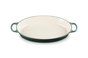 le creuset enameled cast iron signature oval baker, 3 qt., artichaut