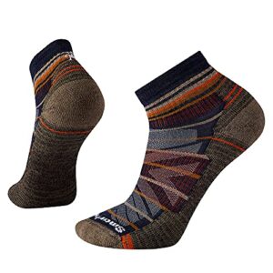 smartwool men's performance hike light cushion pattern ankle socks, deep navy, large