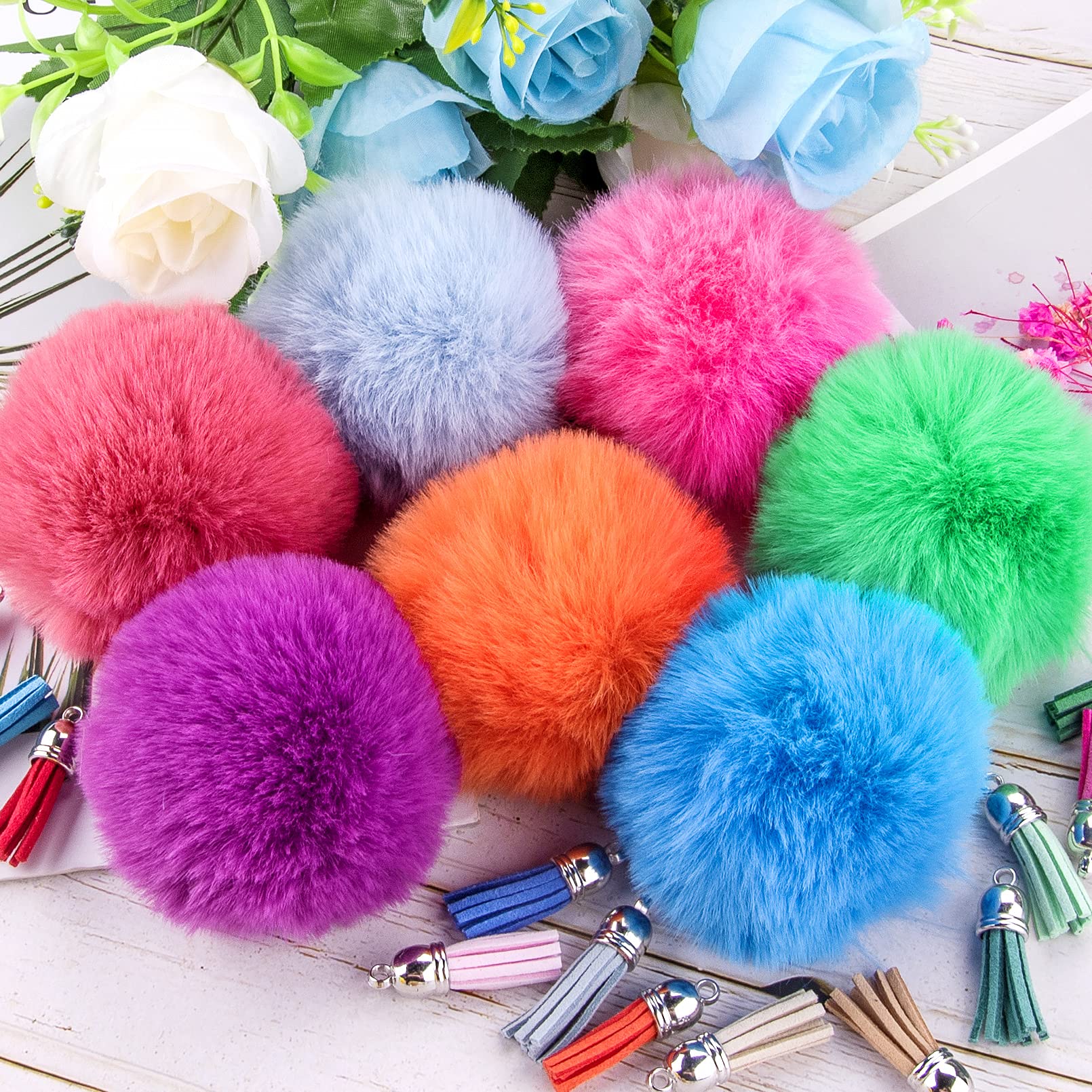 BQTQ 160 Pieces Keychain Pom Pom Tassel Set Fluffy Pom Pom Balls Key Ring Faux Fur Pom Pom for Hats Beanies Shoes Keychain DIY Projects