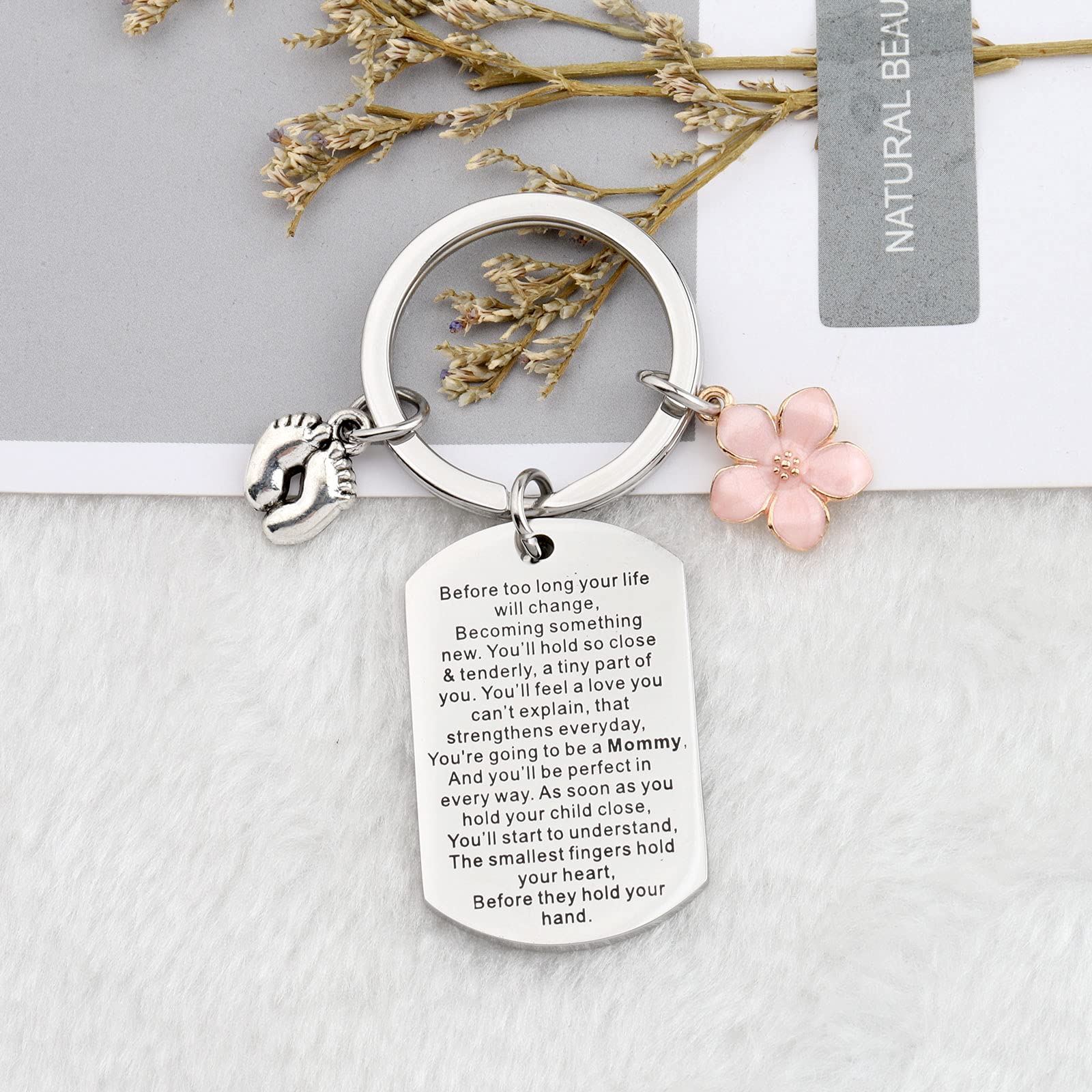 MYOSPARK New Mommy Keychain Pregnancy Announcement Keychain You're Going To Be a Mommy Keychain Mommy To Be Gift (Mommy Before DKC)