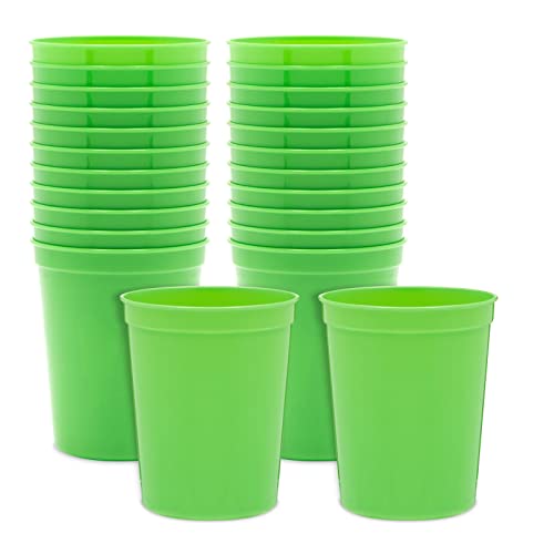 BLUE PANDA 24-Pack 16-Ounce Green Plastic Stadium Cups, Bulk Reusable Tumblers for All Occasions and Celebrations