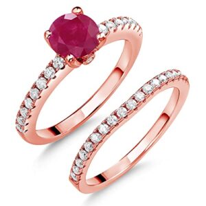 gem stone king 18k rose gold plated silver red ruby and white moissanite wedding engagement band bridal set ring for women (1.49 cttw, gemstone july birthstone, available in size 5, 6, 7, 8, 9)