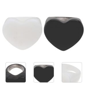 generic 2pcs Acrylic Band Ring Heart Shaped Band Ring Retro Resin Ring Black White Plastic Wide Ring Finger Ring Jewelry Figure Accessory for Girl Women, 2.3x2.3cm