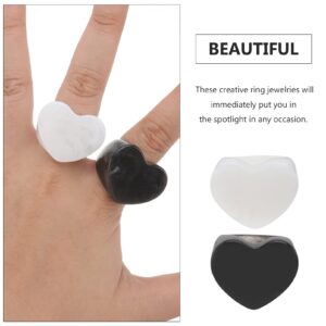 generic 2pcs Acrylic Band Ring Heart Shaped Band Ring Retro Resin Ring Black White Plastic Wide Ring Finger Ring Jewelry Figure Accessory for Girl Women, 2.3x2.3cm