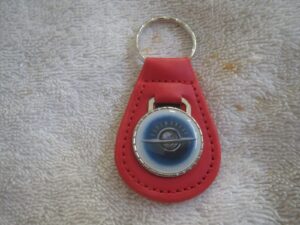 1930's 1940's 1950's olds world vintage logo leather keychain - red