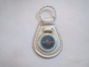 1930's 1940's 1950's olds world vintage logo leather keychain - silver