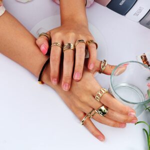 LOYALLOOK 18Pcs Vintage Knuckle Rings for Women Adjustable Chunky Rings Set Cute Finger Rings Pack Gold Tone