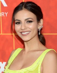 fc carino victoria justice - 18x24 poster fca #fca2390059