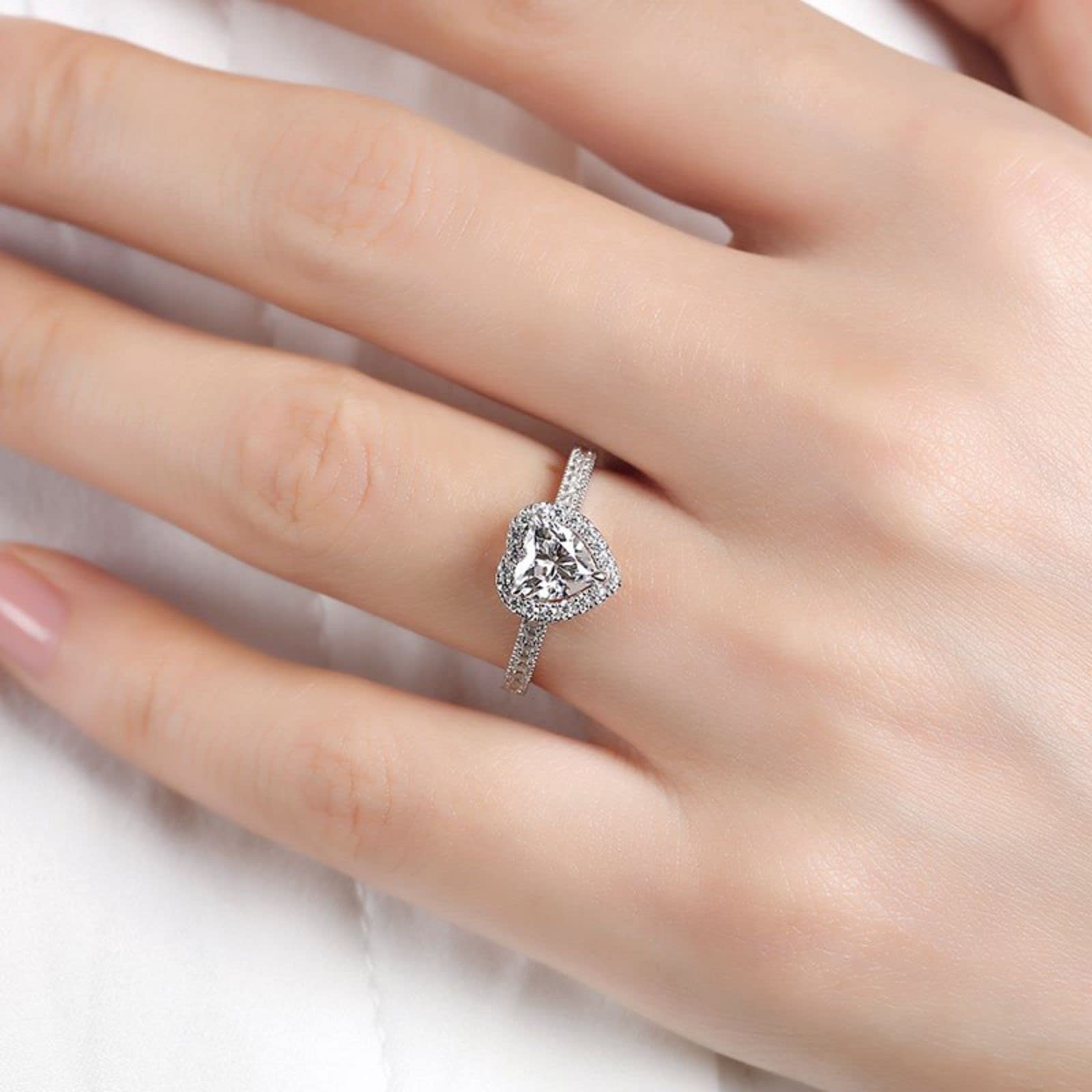 Jeulia Moissanite Halo Heart Cut Diamond White Moissanite Stone Gold Ring Engagement Anniversary Promise Wedding Rings (6)