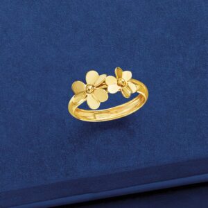 Ross-Simons Italian 14kt Yellow Gold Flower Ring. Size 7