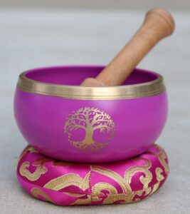 tree of life singing bowl complete set ~ for meditation, yoga, spiritual healing and mindfulness (pink)