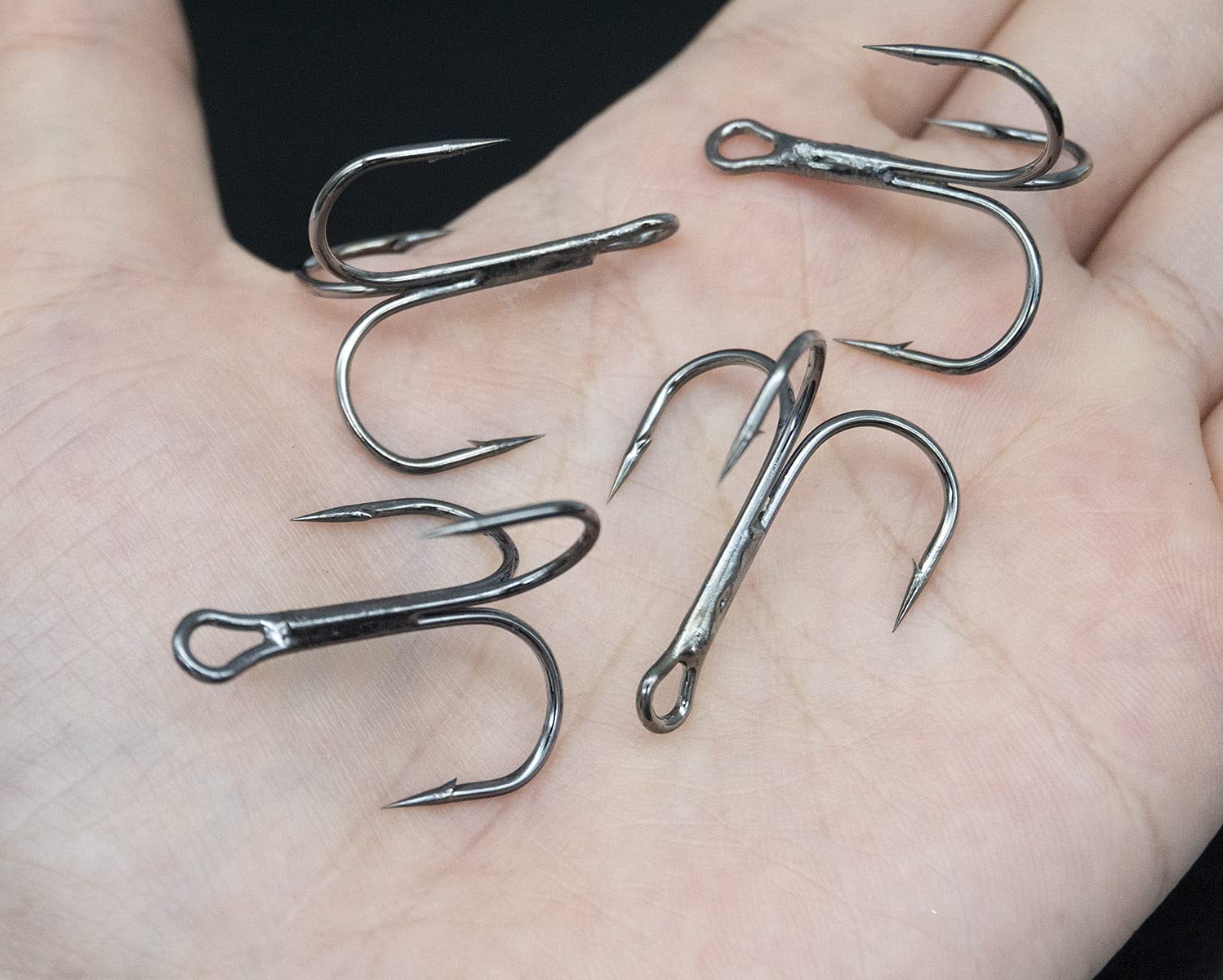 Fishing Treble Hook Strong Sharp 100pcs Triple Barbed Tackle Hooks Silvery Tuba High Carbon Super Sharp Solid riple Barbed Steel Fish Hooks Round Bend for Saltwater Freshwater Size 1 2 4 6 8 10 12