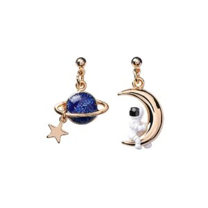 creative cartoon astronaut stud earrings asymmetric spaceman star moon drop earrings cute blue white 3d astronaut planet charm jewelry for women (blue)