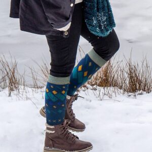 OutdoorMaster Unisex Ski Socks,Skiing and Snowboarding Socks for Men & Women with Over the Calf Design/Non-Slip Cuff