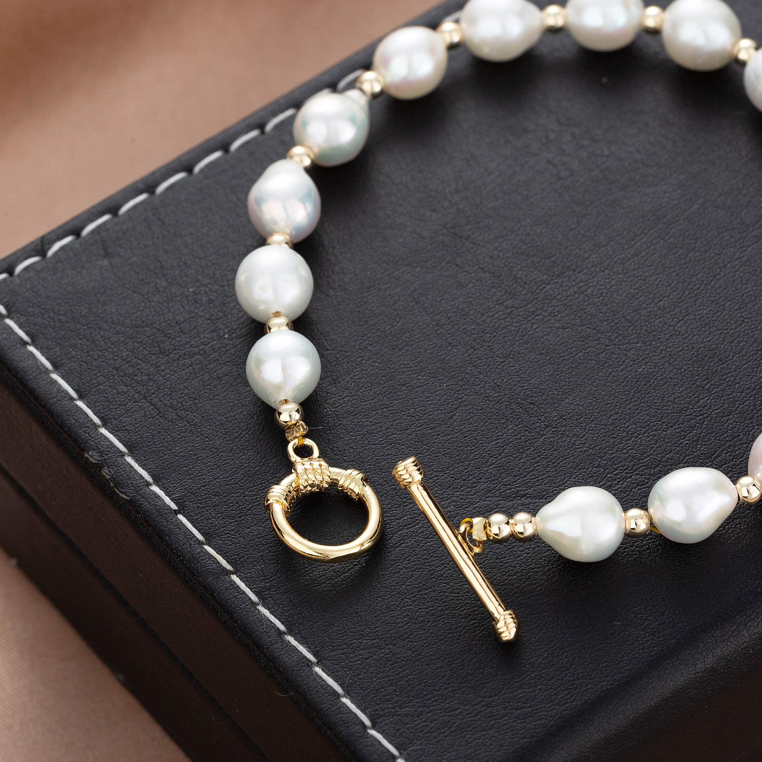 KVLmoze Pearl Bracelet 6mm Handpicked Pearl Chain 18k Gold Plated Delicate Vintage Y2k Jewelry Gifts for Mom Women Girls