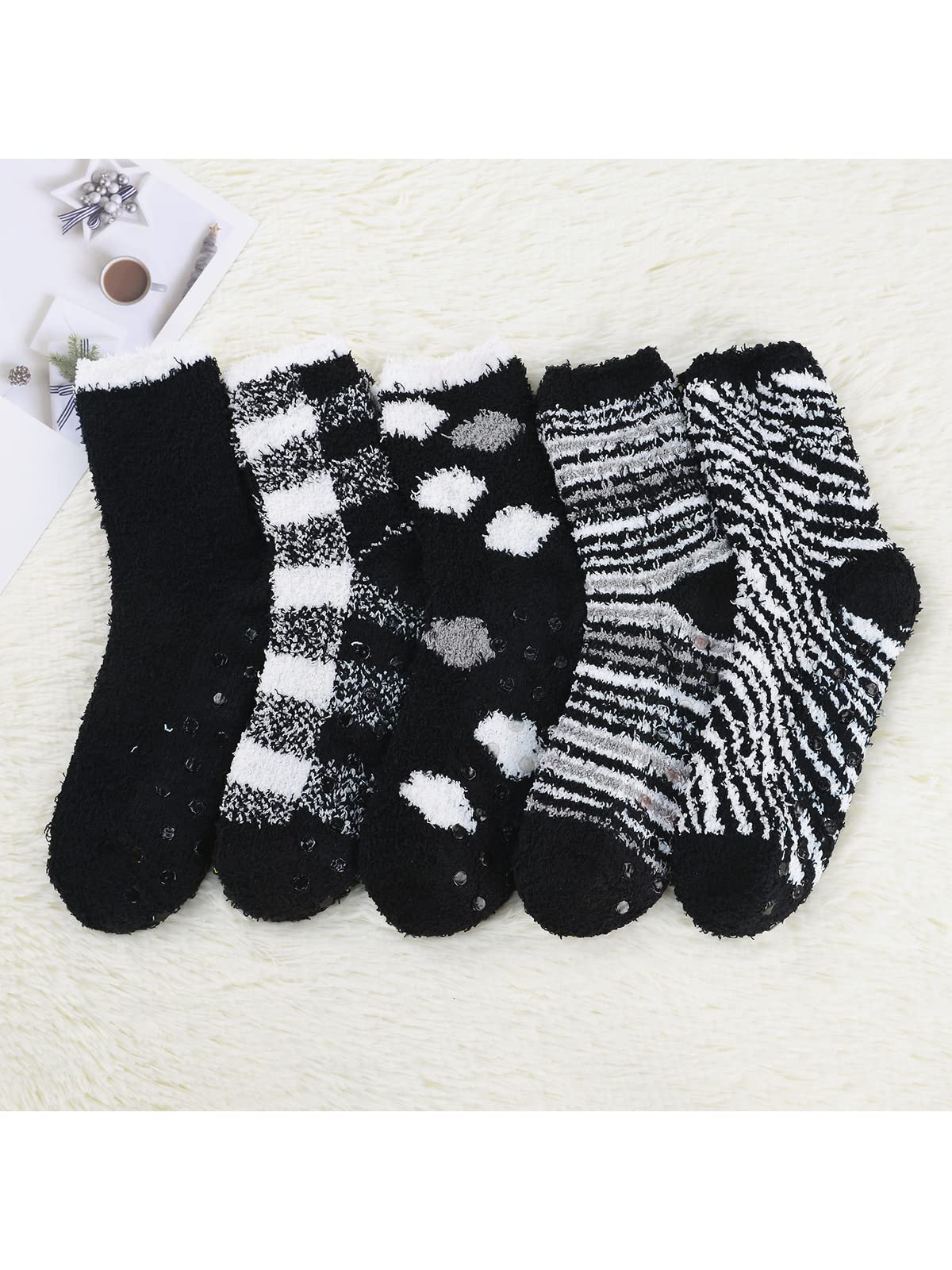 Cosy Encounter Womens Fuzzy Slipper Socks Winter Warm Anti Slip Socks Comfy Thick Thermal Socks Casual Home 5 Pairs White Black One Size, WDCEBS4072SXG5PSN