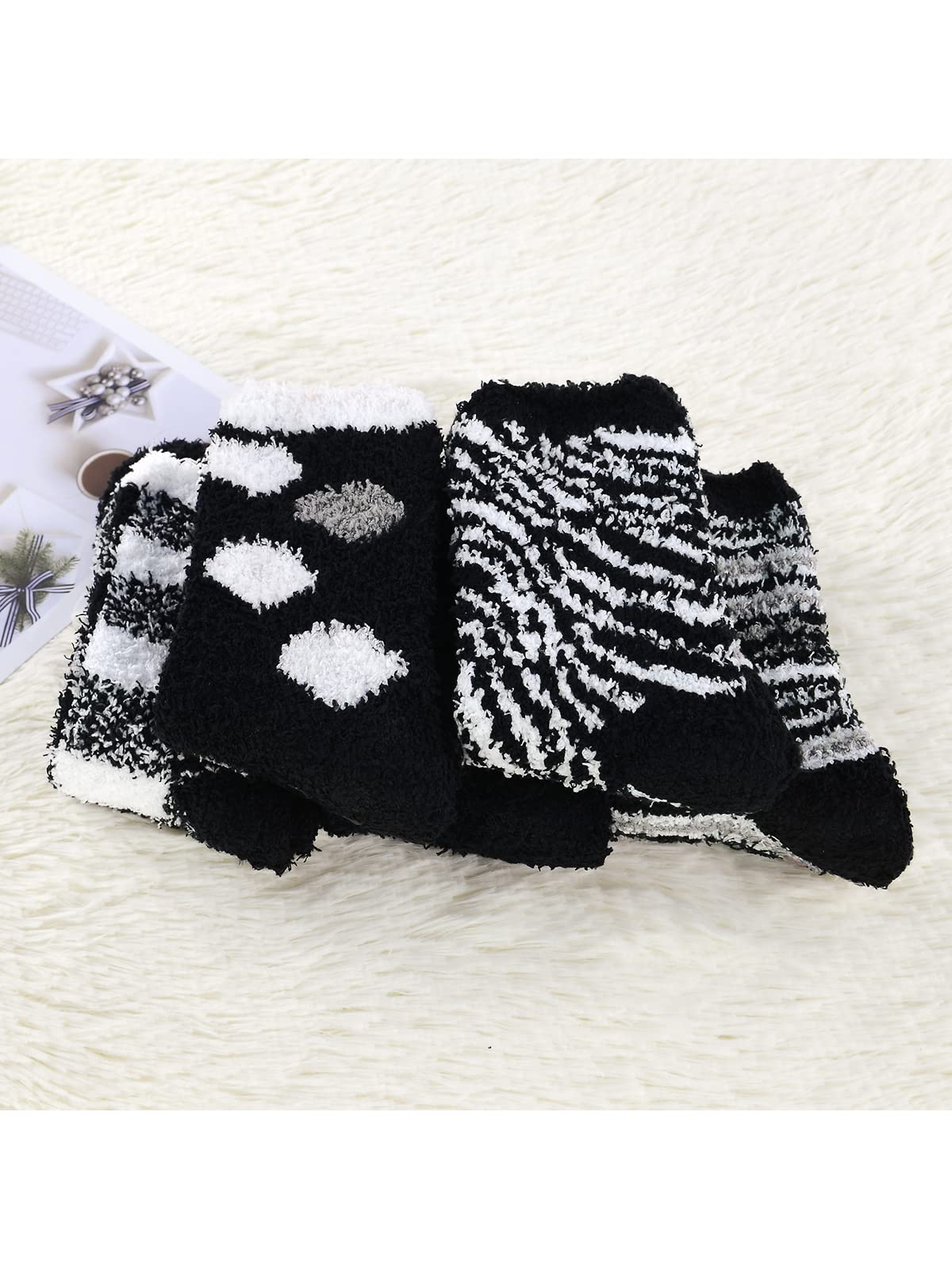 Cosy Encounter Womens Fuzzy Slipper Socks Winter Warm Anti Slip Socks Comfy Thick Thermal Socks Casual Home 5 Pairs White Black One Size, WDCEBS4072SXG5PSN