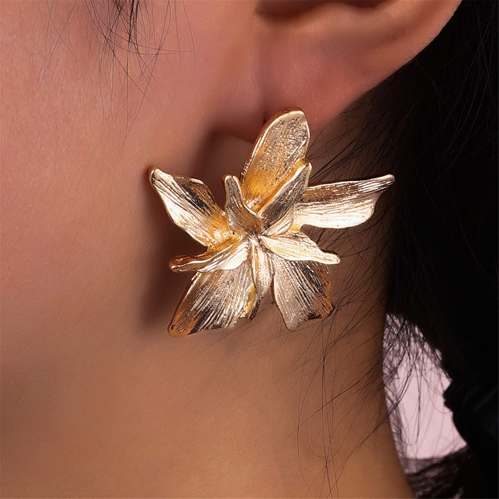 ONLYJUMP 3D Large Flower Earrings for Women Chic Petal Statement Earrings Bohemian Elegant Plated Big Alloy Metal Flower Earrings (Gold Stud Earring)