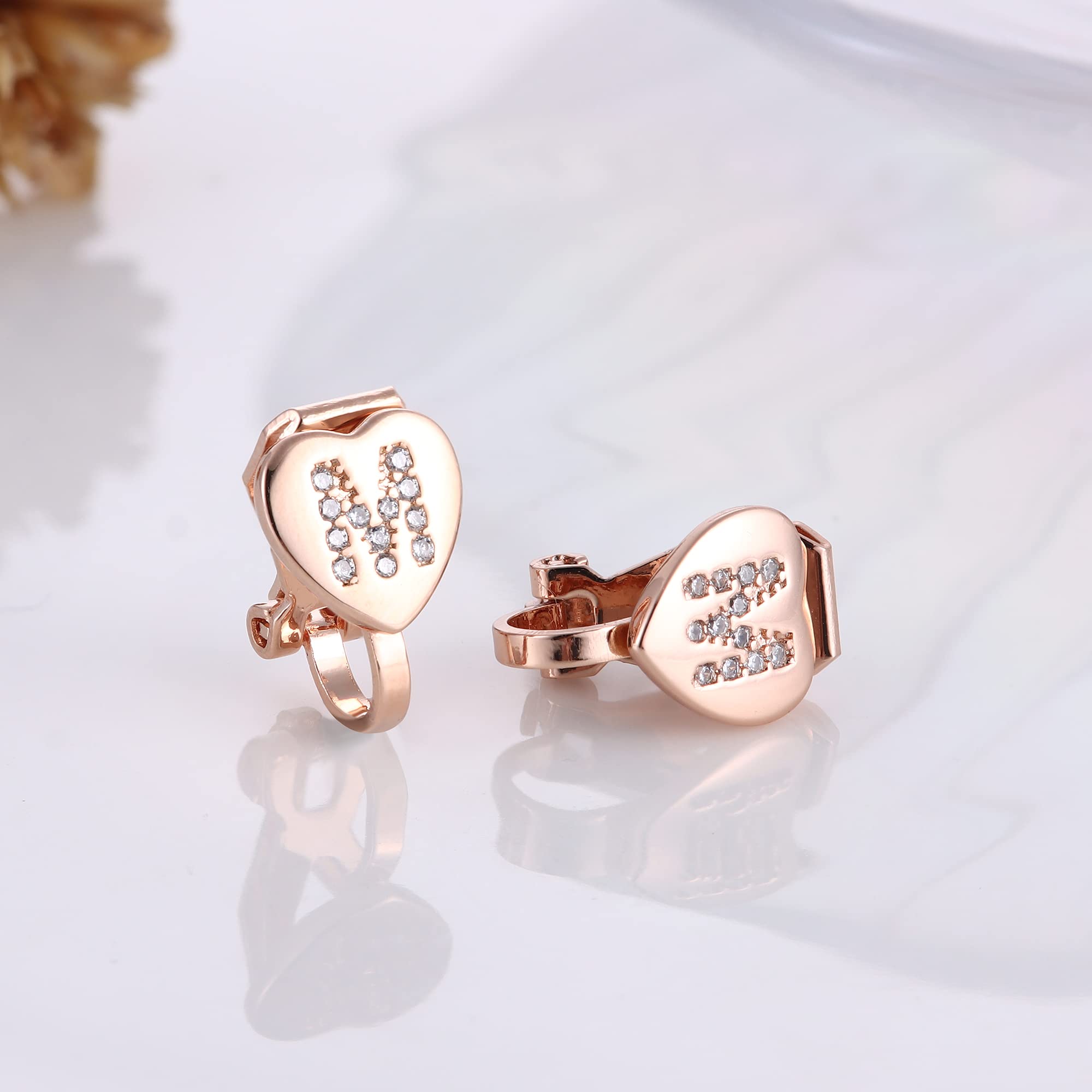 FUNRUN JEWELRY Heart Initial Clip on Stud Earrings for Women Rose Gold Plated Dainty Alphabet Letters A-Z Stud Earrings Non Pierced Stud Earrings(M)