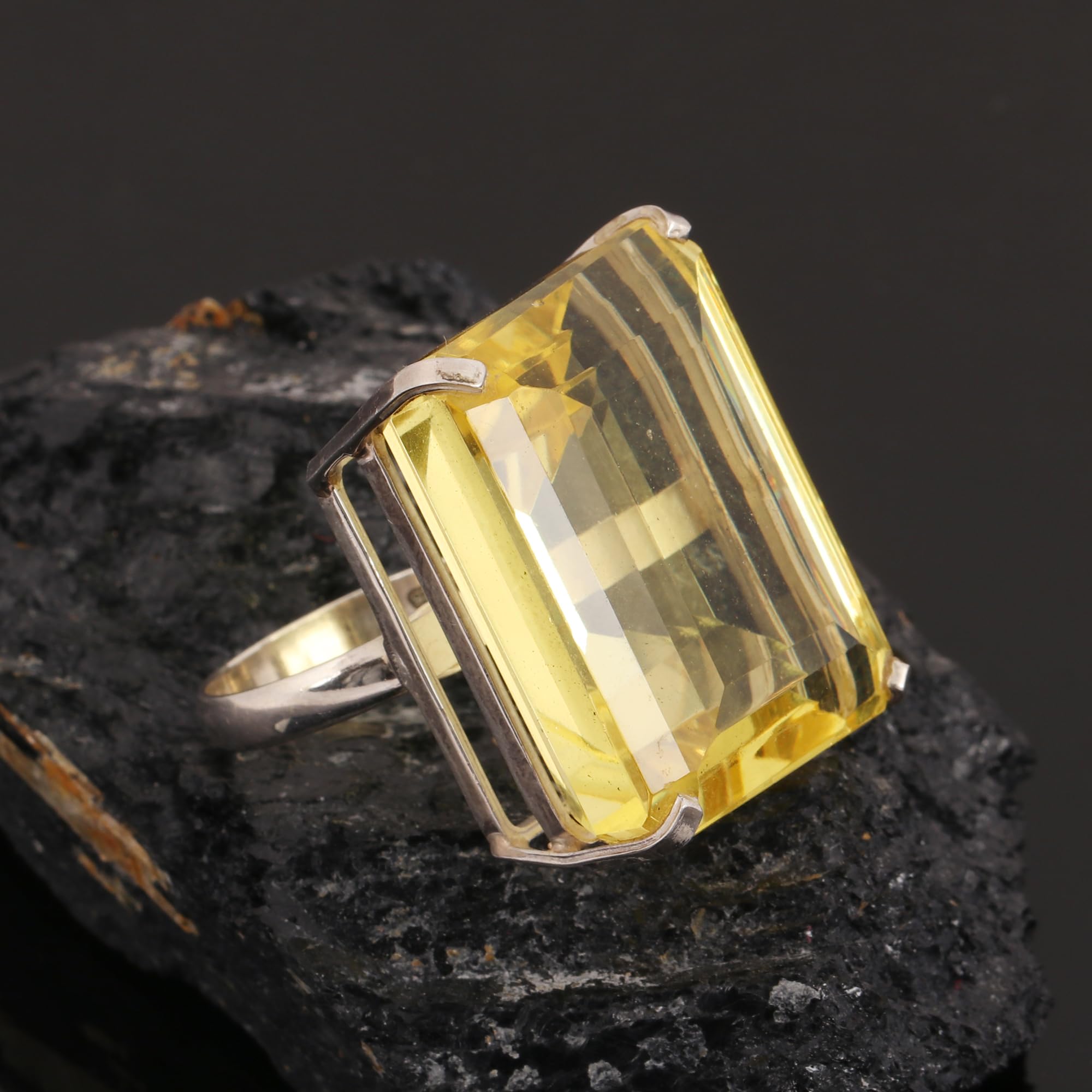 GEMHUB 71 Carat 925 Sterling Silver Emerald Cut Light Yellow Citrine Silver Ring..