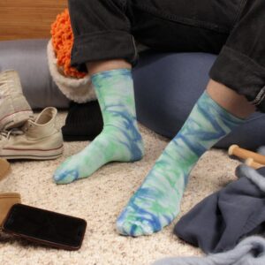 BambooMN Women's Rayon from Bamboo Tie Dye Crew Dress Socks - Blue Green - 4 Pairs - Size 4-9