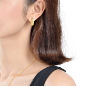 CHOW SANG SANG 999.9 24K Gold Price-by-Weight 3.74g Gold Love Feather Stud Earrings for Women 86820E