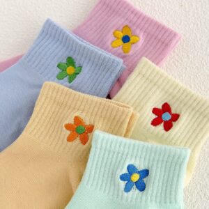 Verdusa Women's 5 Pairs Flower Embroidery Toe seamed Soft Crew Socks one-size