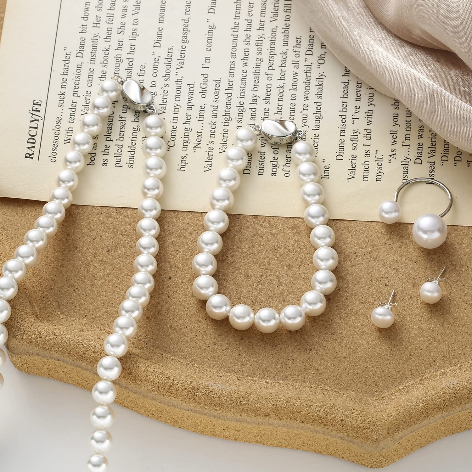 Pearl Necklace Jewelry Set for Women,Complete Set of Pearl Jewelry Includes Necklace Bracelet Earrings, Fashion Pearl Jewelry with Box for Wife Mom Sister Bride Bridesmaid (Simulated Pearl_4 Set)