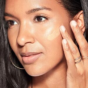 Honest Beauty Everything Glow Primer for All Skin Types | Preps, Brightens, + Hydrates Skin | 2 Types of Hyaluronic Acid, Watermelon + Apple Extracts | EWG Verified, Vegan + Cruelty Free | 1 fl oz