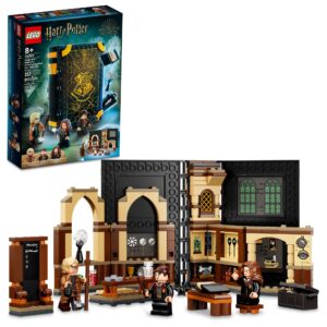 lego harry potter hogwarts moment: defence class 76397 building kit; collectible classroom playset for ages 8+ (257 pieces)