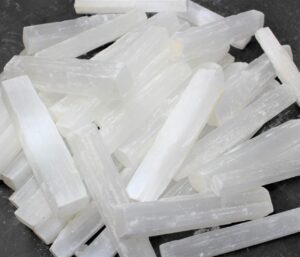 pachamama essentials selenite crystal sticks for healing, reiki, & metaphysical energy drawing - available in 2.5 inches, 4 inches & 9 inches (20, 2.5")