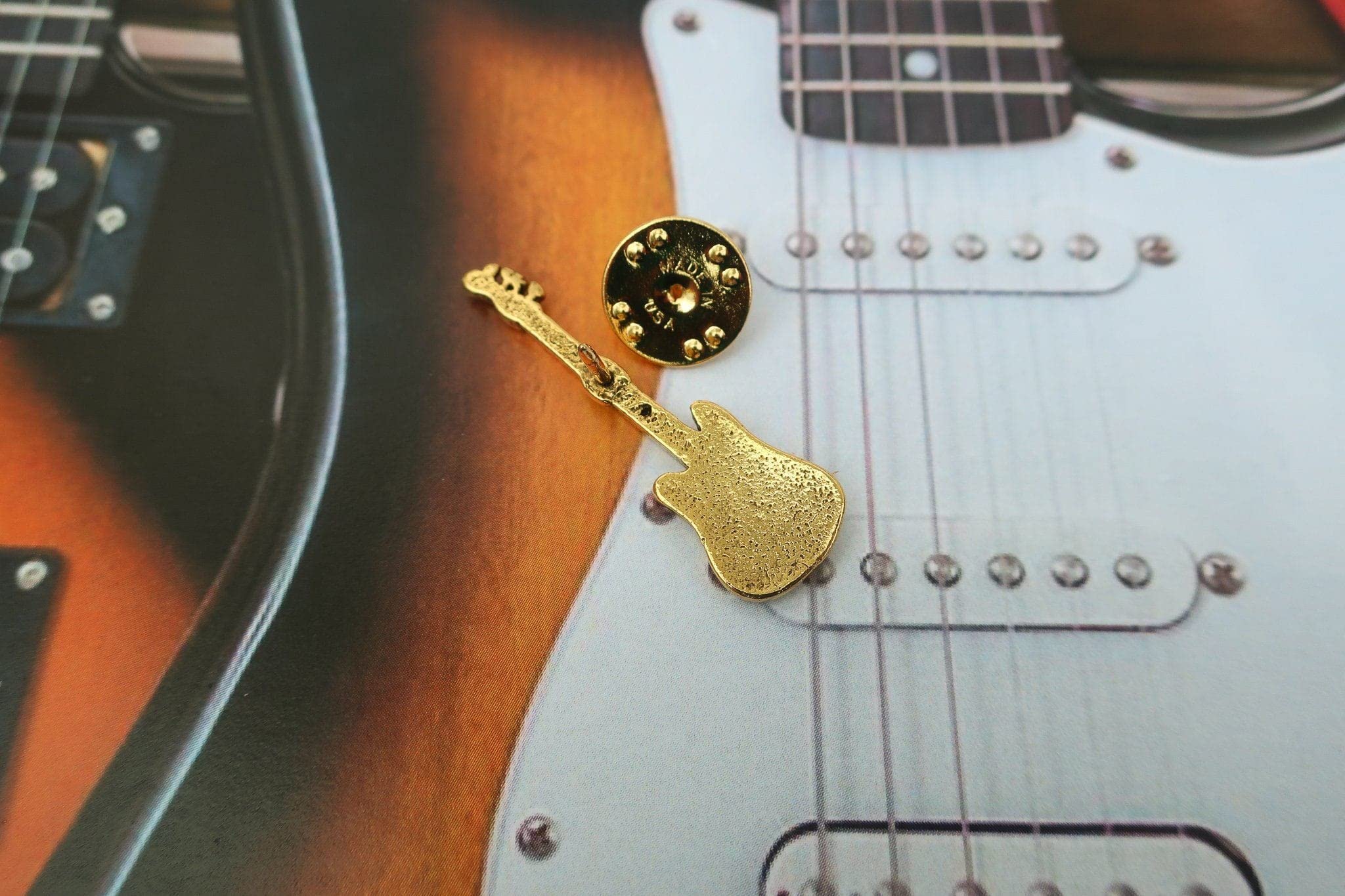 Jim Clift Design Electric Guitar Gold Lapel Pin - 75 Count