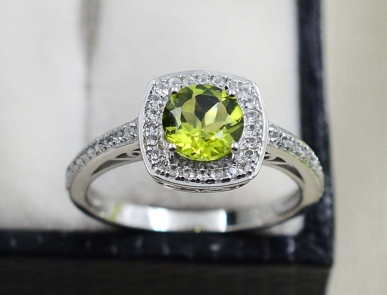 Natural Yellow Peridot 7 MM Round Cut August Birthstone Gemstone 925 Sterling Silver Solitaire Unisex Proposal Ring For Wedding Gift (Rhodium Plated Silver, 6.5)