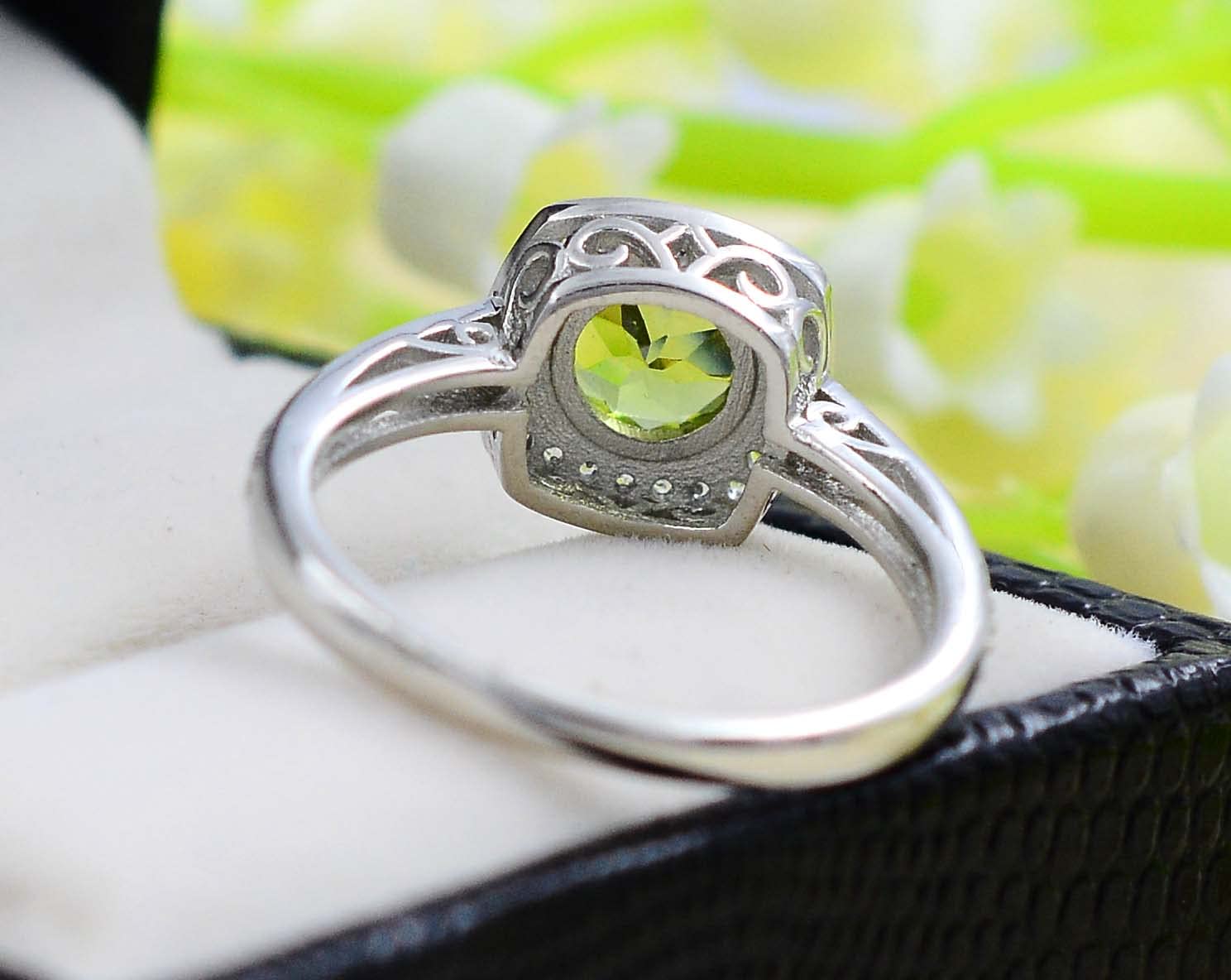 Natural Yellow Peridot 7 MM Round Cut August Birthstone Gemstone 925 Sterling Silver Solitaire Unisex Proposal Ring For Wedding Gift (Rhodium Plated Silver, 6.5)