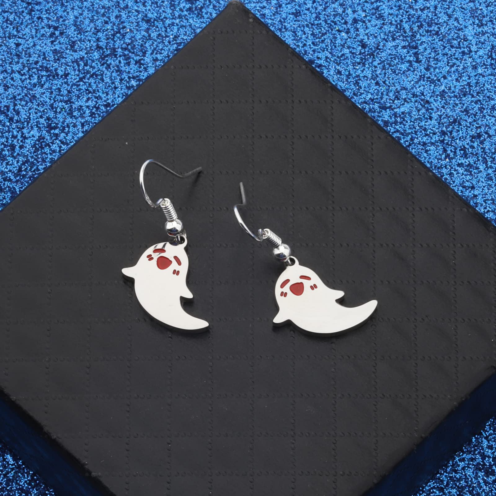 WUSUANED Cute Ghost Earrings Hu Tao Ghost Shape Jewelry Genshin Halloween Cosplay Gifts For Game Anime Lovers (Ghost earrings)