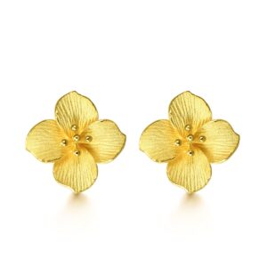 CHOW SANG SANG 999.9 24K Gold Price-by-Weight 4.49g Gold Hydrangeas Stud Earrings for Women and Wedding Occasion 86594E (0.12 tael/ 4.49 Grams, Gold)