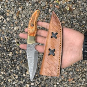 NUSHBA 014 handmade Damascus Steel Hunting Skinner knife with Cow Brown Leather Sheath Fixed blade knives for men