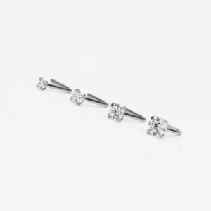 FANSING 4pcs 22g Nose Rings Studs 1.5mm 2mm 2.5mm 3mm CZ Diamond Nose Studs Cubic Zirconia Nose Stud Silver L Shaped Nose Studs for Women Nostril Piercing Jewelry 22 Gauge