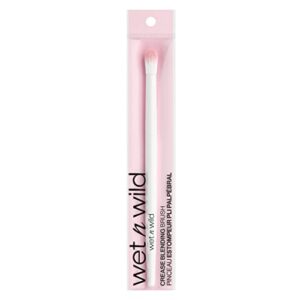 wet n wild Eye Crease Brush,Flawless Tapered Blending, Soft Synthetic Fibers, Ergonomic Handle for Comfortable Precision Control, Cruelty-Free & Vegan