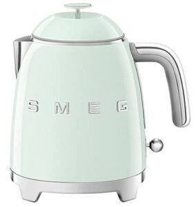 smeg mini 50's retro style 3 cup electric kettle with double wall anti slip base and water level indicator (pastel green)