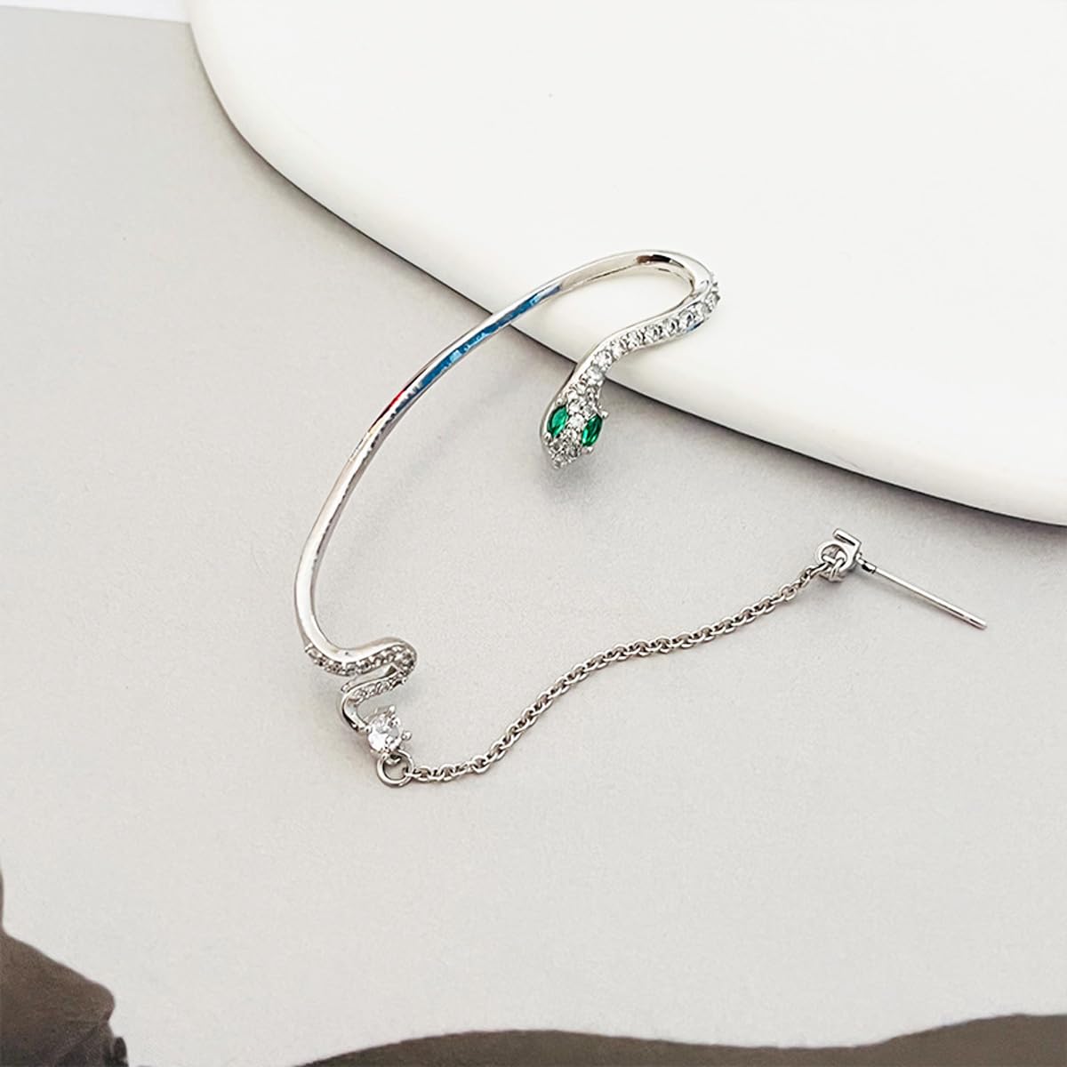 Ear Cuff Chain Snake Earring Silver For Women Green Rhinestone Dainty Cute Aesthetic Shiny One Piece Left Ear Snake Earrings Cartilage Clip On Chain Dangly For Women (Silver)