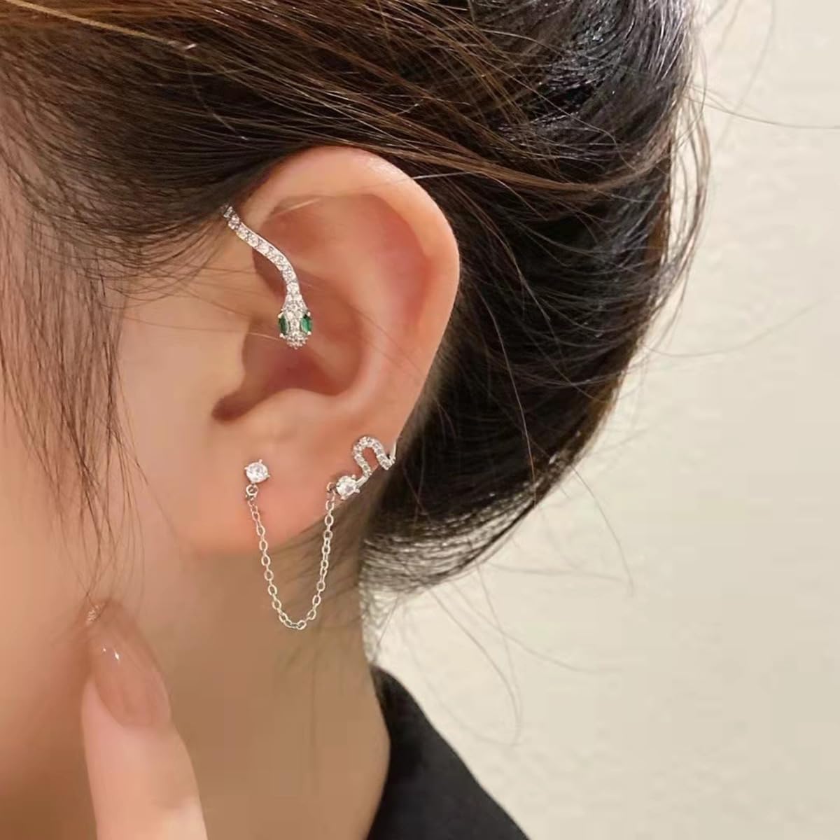 Ear Cuff Chain Snake Earring Silver For Women Green Rhinestone Dainty Cute Aesthetic Shiny One Piece Left Ear Snake Earrings Cartilage Clip On Chain Dangly For Women (Silver)