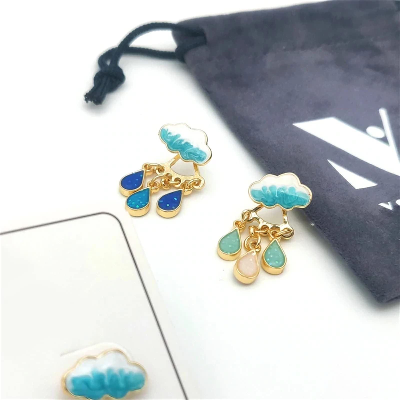 LKYYDS S925 Silver Needle Weather Theme Rainy Cloud Earrings, Cute Little Fresh White Cloud Raindrop Earrings (Two Pairs)