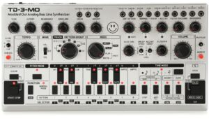 behringer td-3-mo-sr analog bass line synthesizer - silver