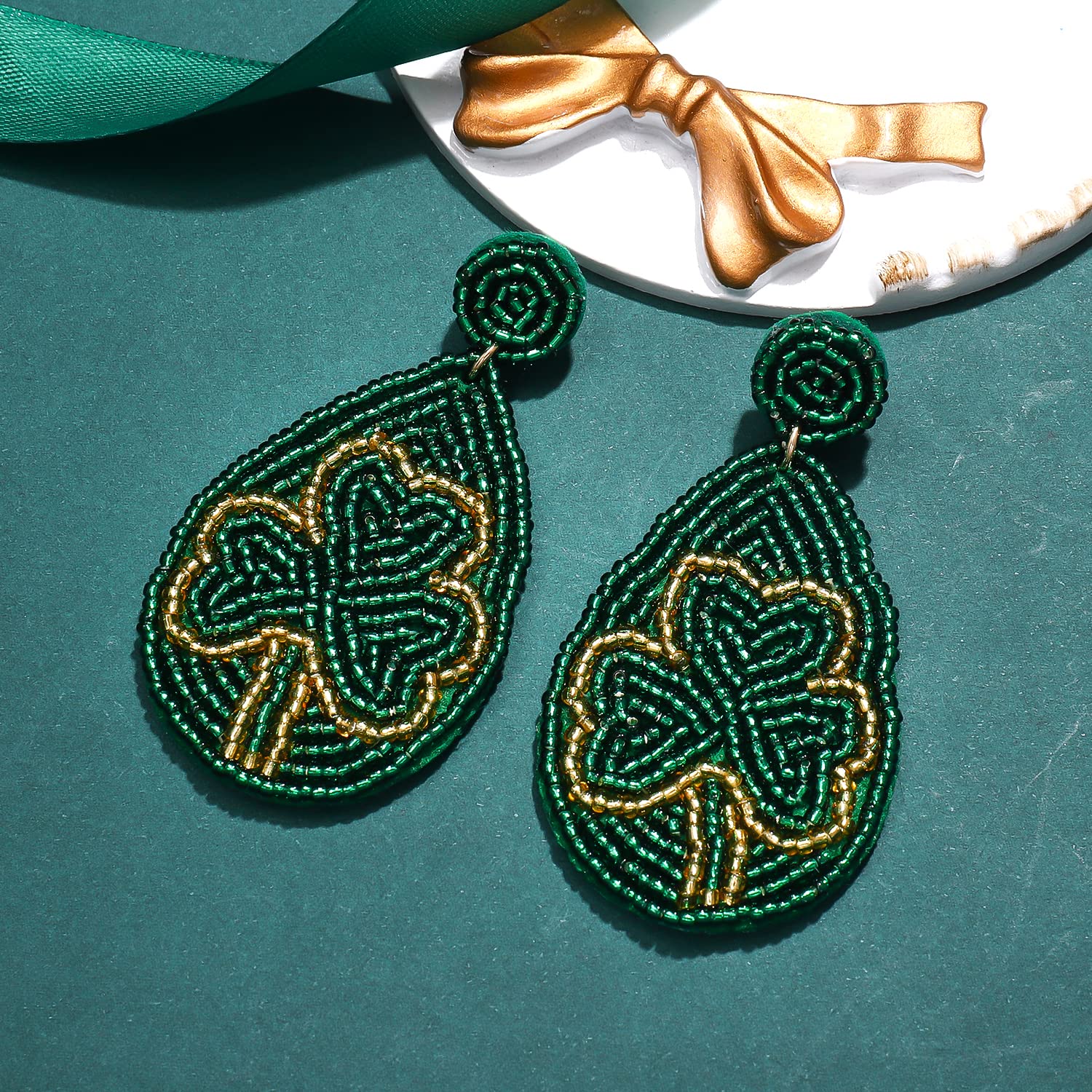 St. Patrick's Day Earrings Festive Shamrock Beaded Teardrop Earring for Women Dangling Statement Green Leaf Lucky Clover Hat Drop Dangle Earrings Irish Holiday Jewelry Gift