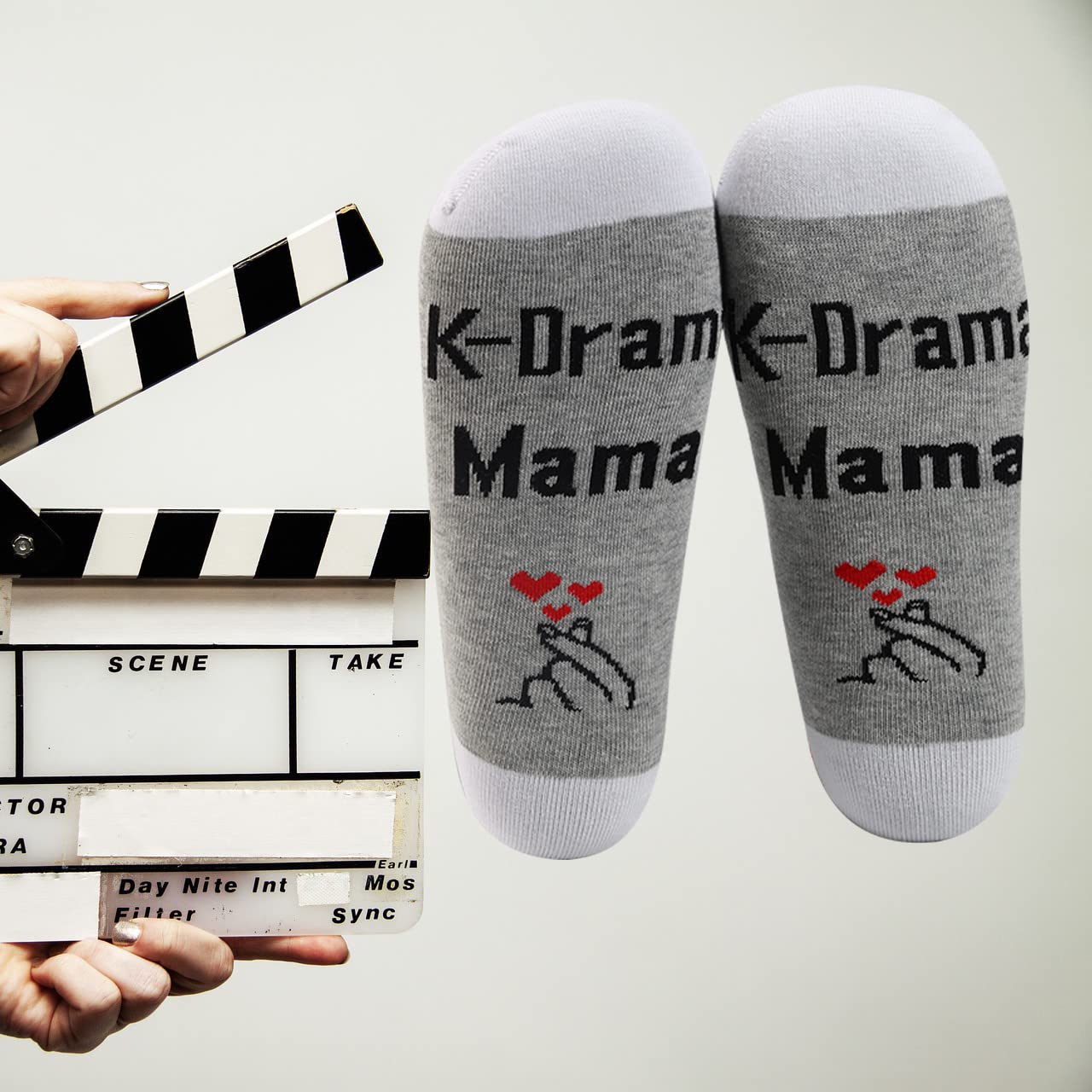 LEVLO Funny K-Drama Lovers Gifts K-Drama Mama Hand Heart Socks for Korean Movie TV Series Fans (2 pairs)