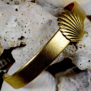 Elaine Coyne Collectible Artwear Antiqued Gold Solid Brass Scallop Shell Cuff Bracelet